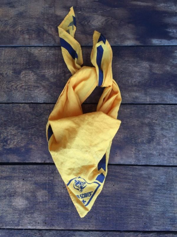 BANDANA - SQUARE SHAPE W/ CUB SCOUTS LOGO & WOLF » Boardwalk Vintage