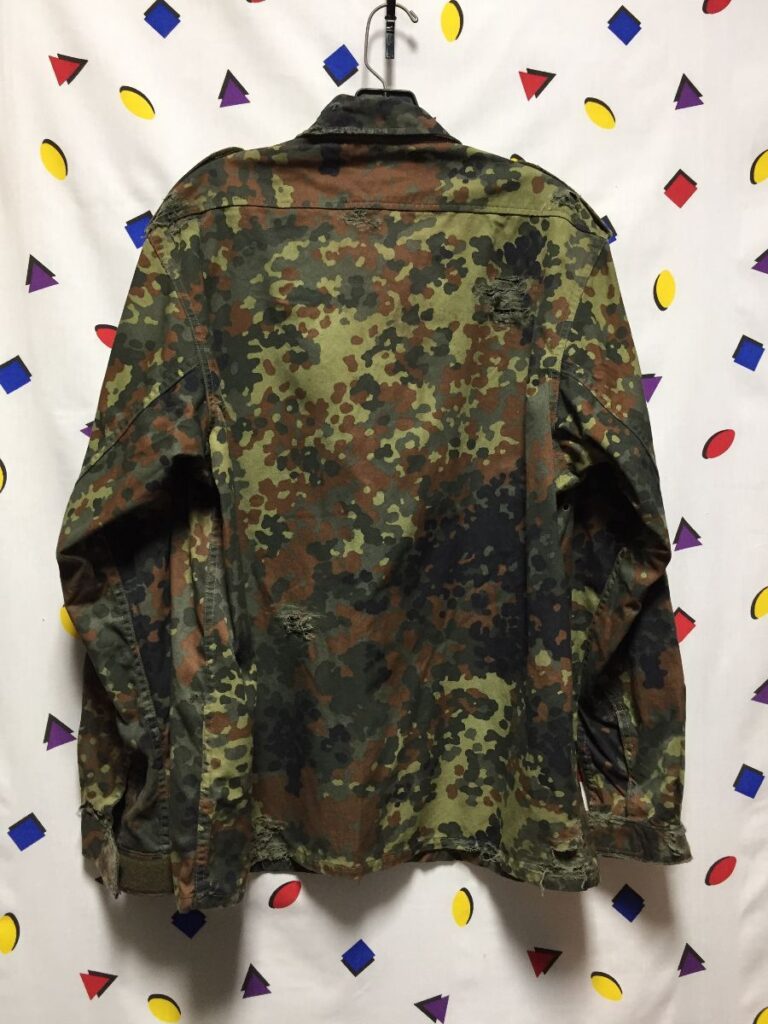 Thrashed Erbsenmuster Camo Jacket As – Is | Boardwalk Vintage